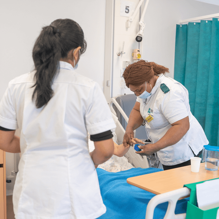 Nursing Associate Apprenticeship | University of Roehampton, London